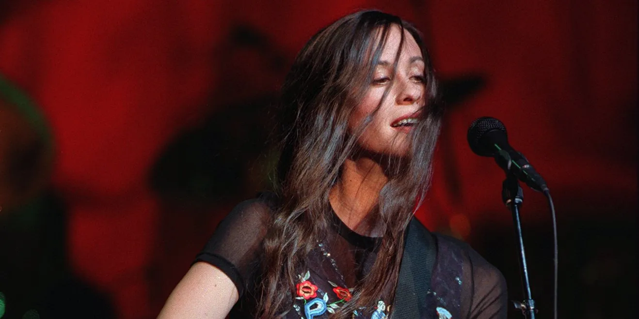 Alanis Morissette anuncia reedición de su álbum "Supposed Former ...